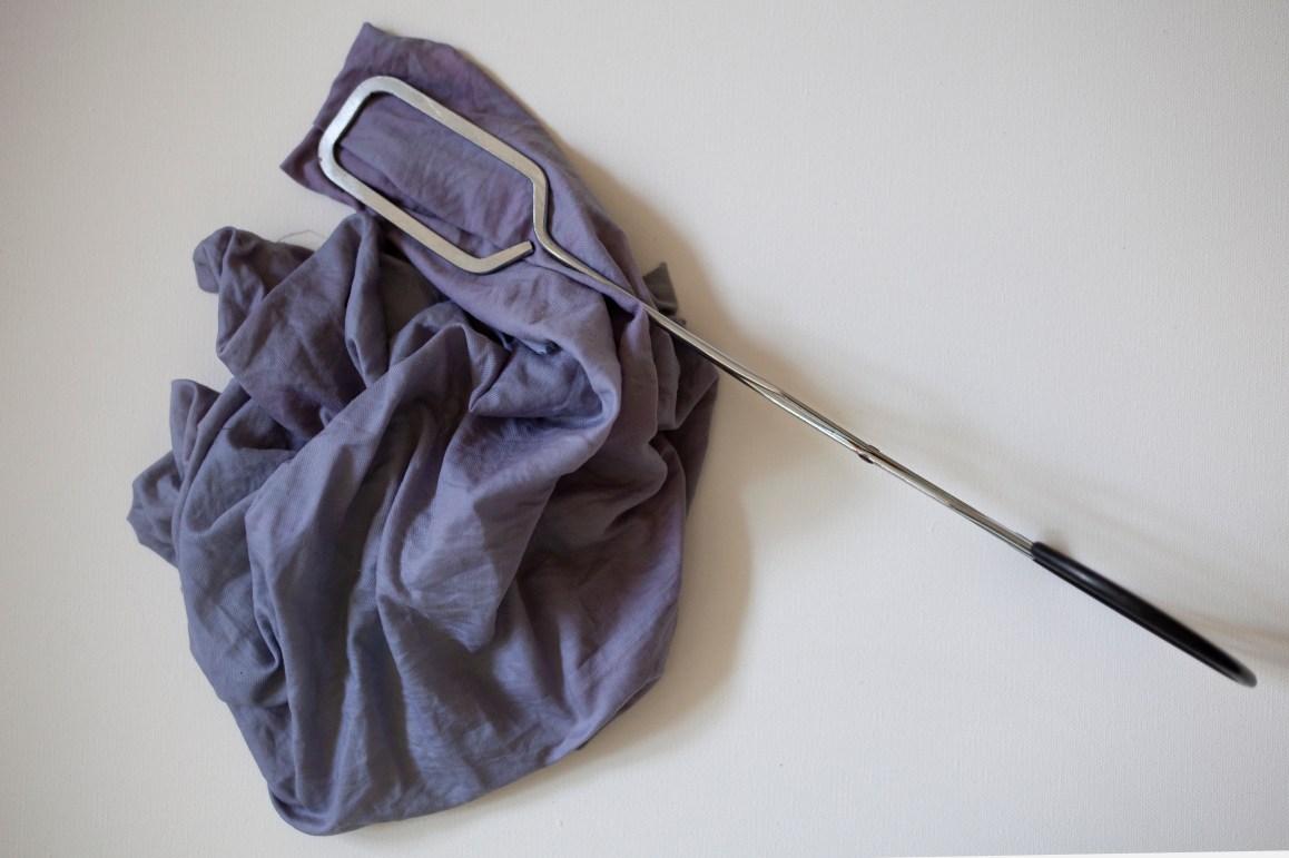 How to dye fabric using berries